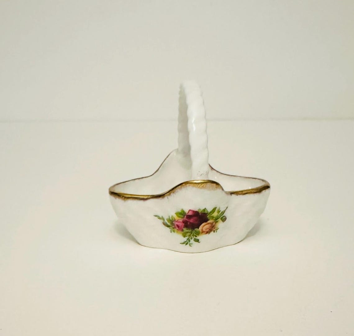 Royal Albert - Old Country Roses, Handled Basket. First Quality, Made ...