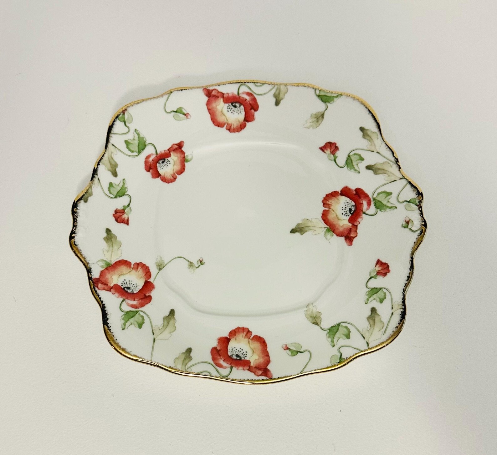 Royal Albert - Poppy, 100 Years Series. 1970s Tab Handle Cake / Gateau ...