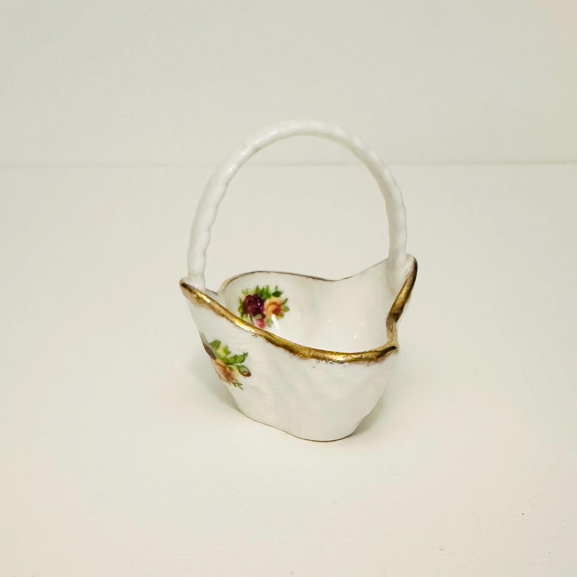 Royal Albert - Old Country Roses, Handled Basket. First Quality, Made ...