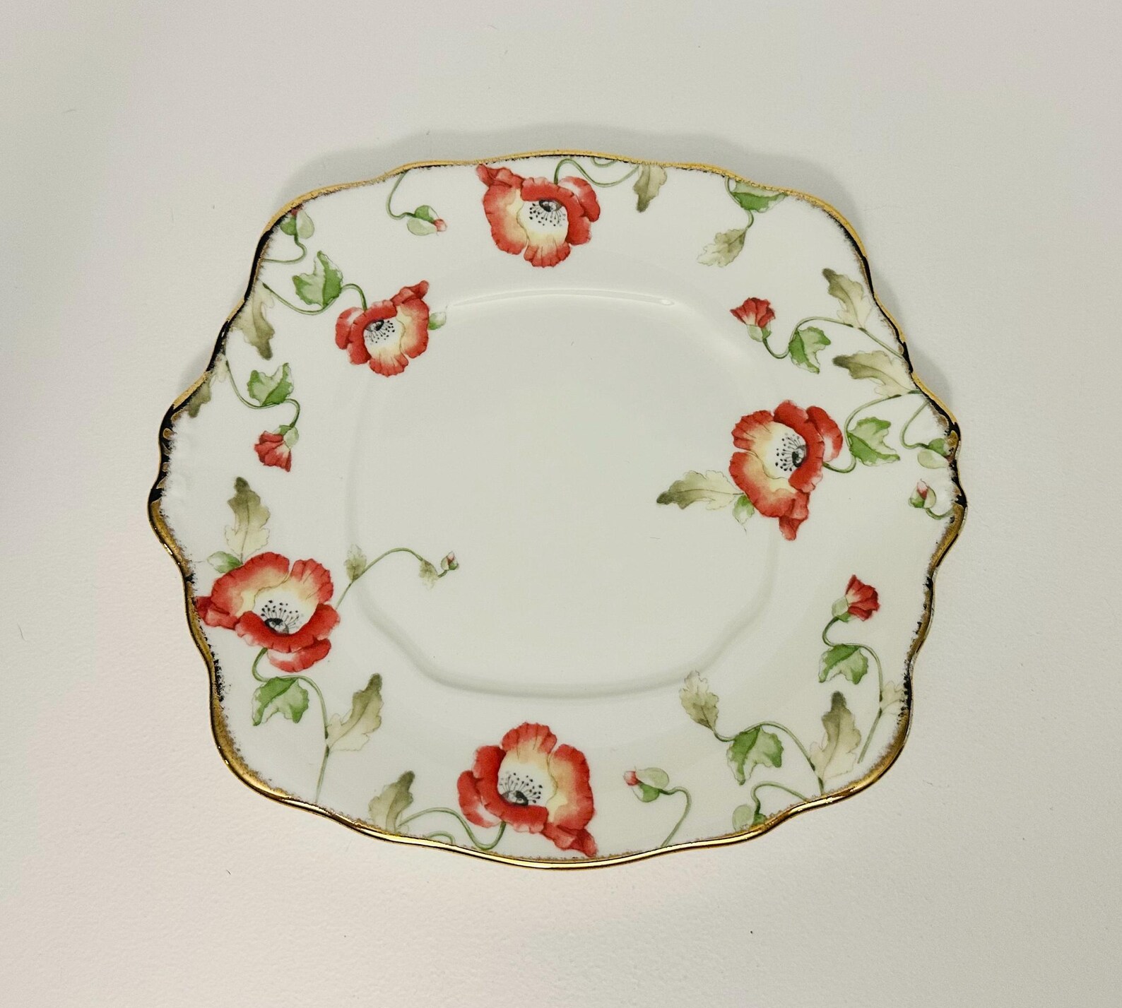 Royal Albert - Poppy, 100 Years Series. 1970s Tab Handle Cake / Gateau ...