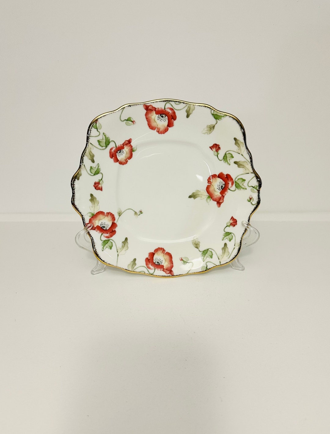 Royal Albert Poppy, 100 Years Series. 1970s Tab Handle Cake / Gateau ...