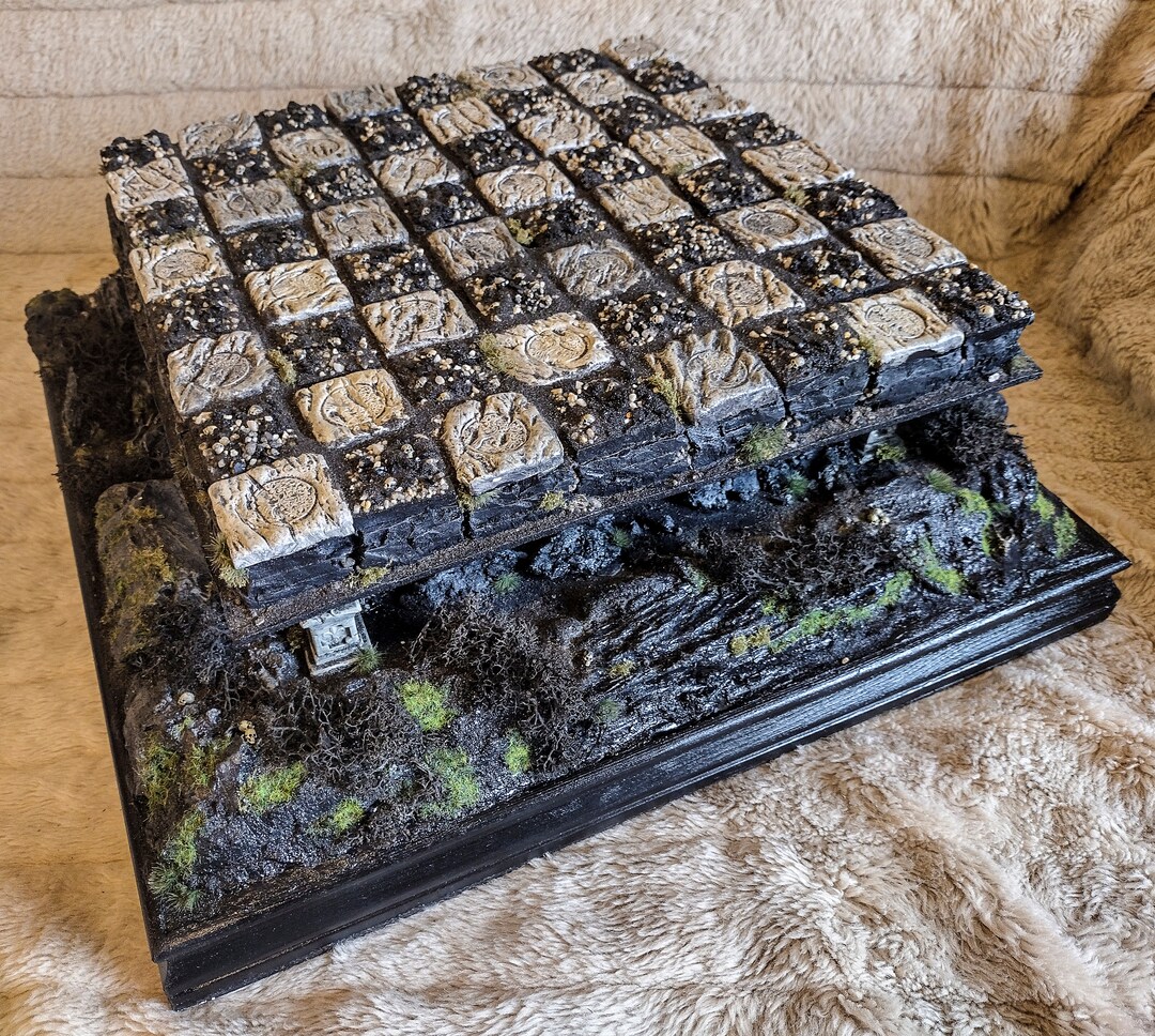 SOLD* Unique Skull Themed Chess Board (inludes Skull Chess Set) - Etsy