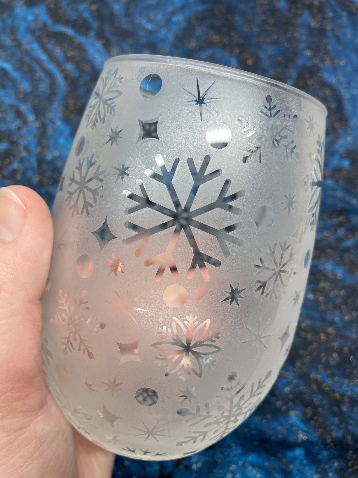 Etched Snowflake Stemless Wine Glass - Winter Holiday Decor - Etsy