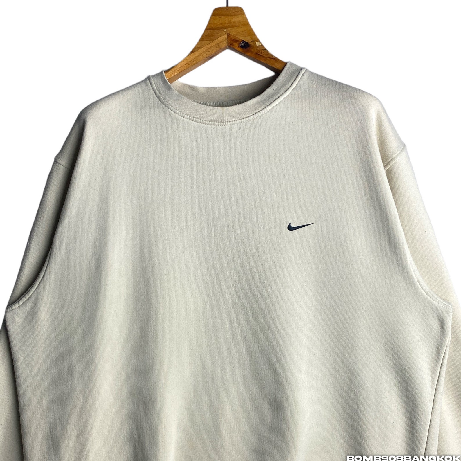 Vintage 00s NIKE Essential Logo Embroidered Solo Swoosh Cream , Black ...