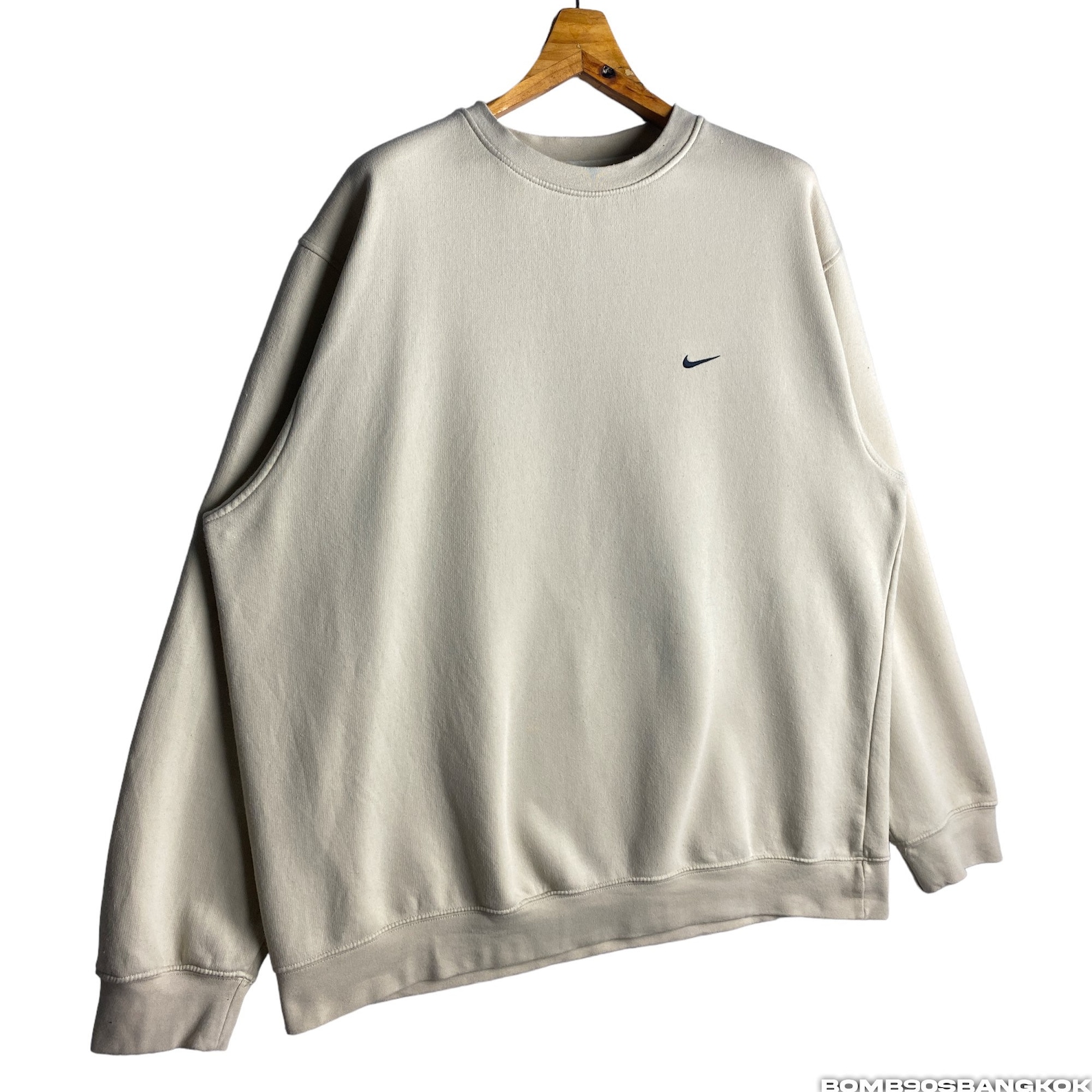 Vintage 00s NIKE Essential Logo Embroidered Solo Swoosh Cream , Black ...