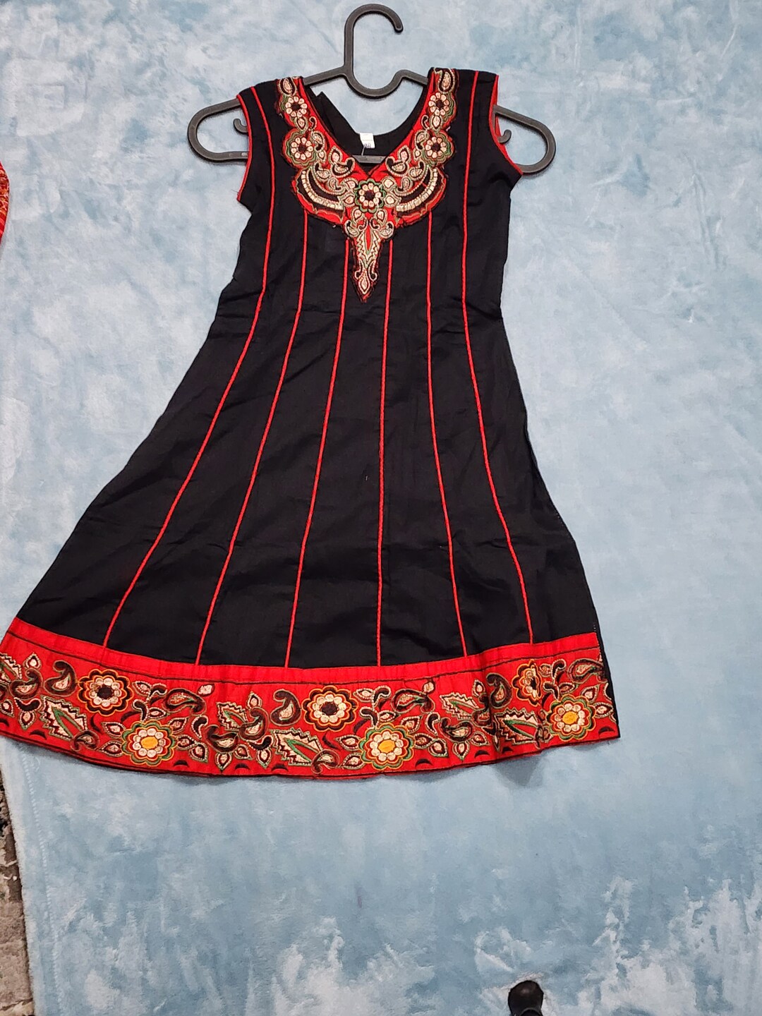 Black Chudithar With Simple Embroidery - Etsy