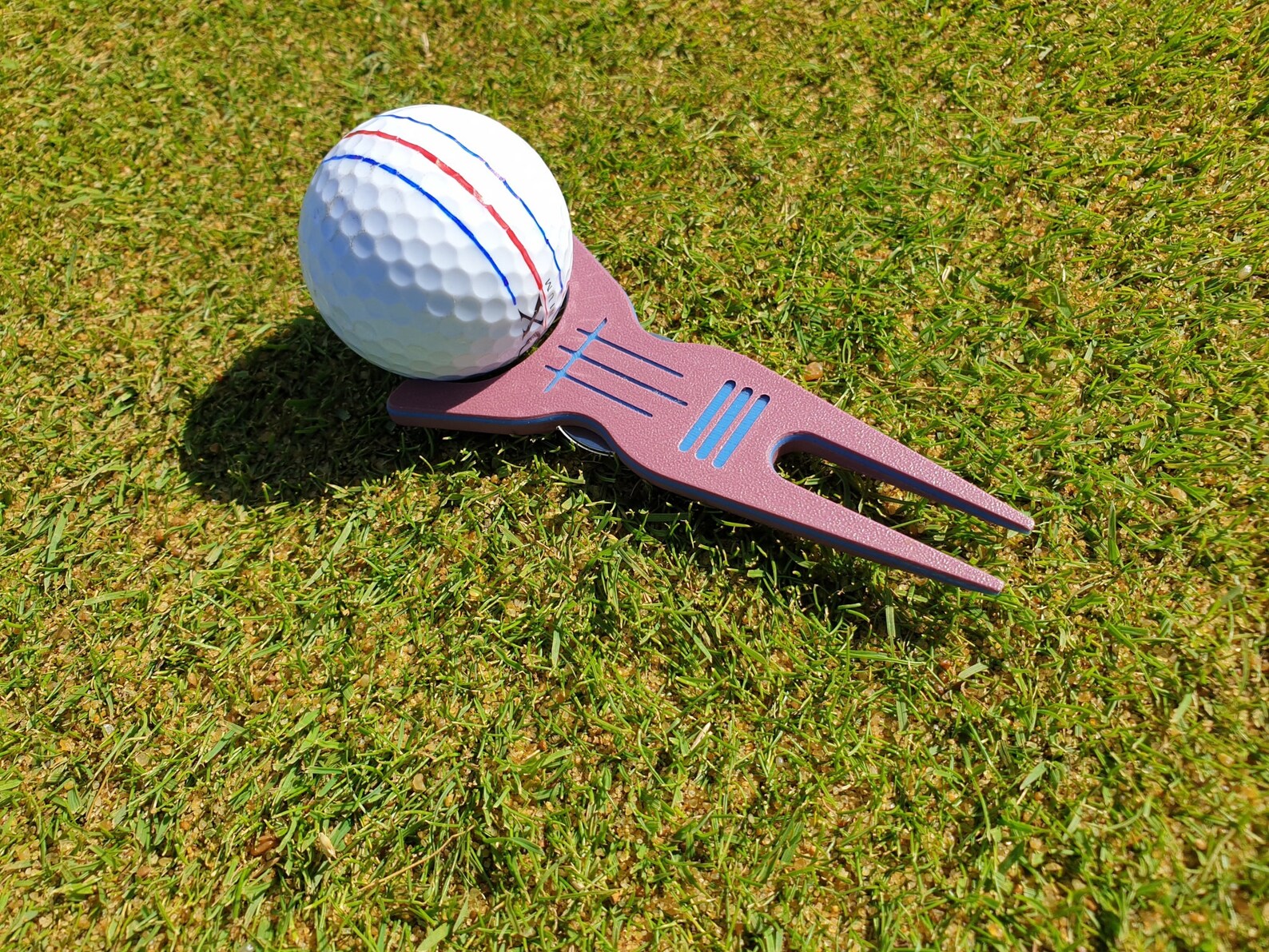 Personalised Pitchwiz 4 in 1 Golf Tool - Golf Club Rest, Ball Marker ...