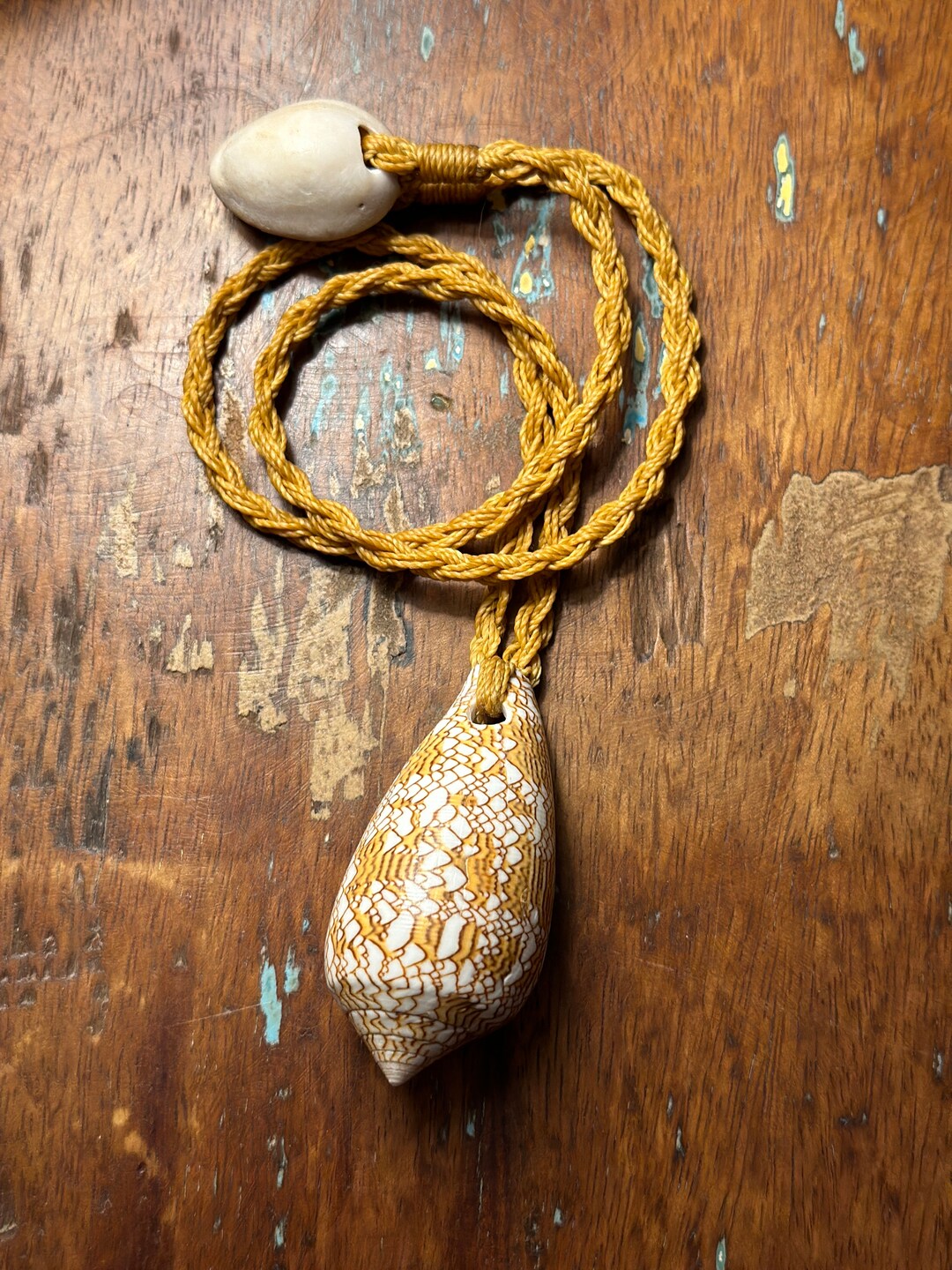 Beautiful Hawaiian Textile Cone Snail Lei Necklace With Cowrie - Etsy