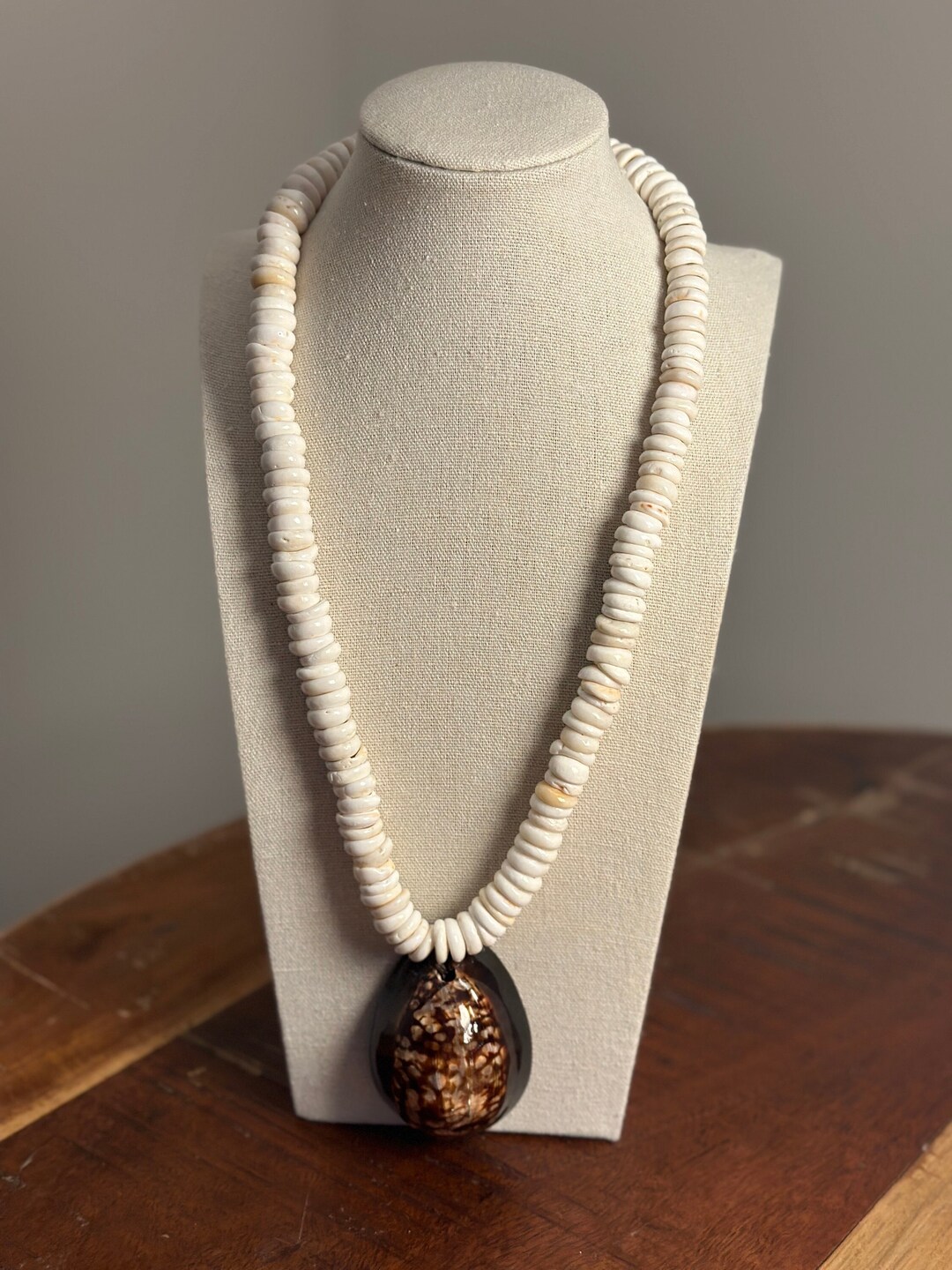 Real Rare Hawaiian Large Puka Shell Lei With Beautiful Naturally ...