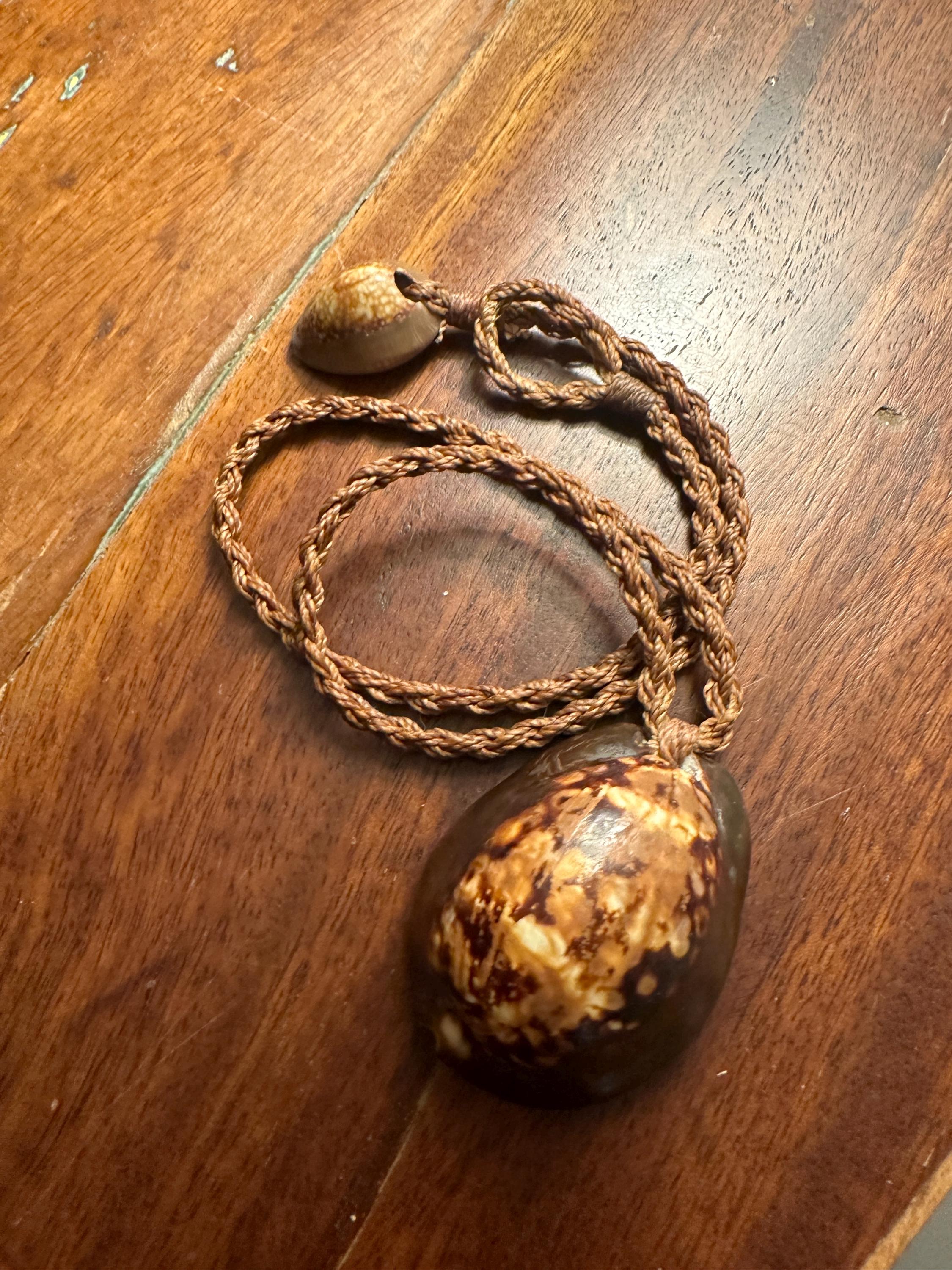 Women’s or Men’s Unique Hawaiian Humpback Cowrie Shell Lei - Etsy