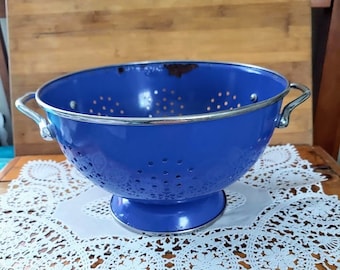 Vintage White Enamel Colander Pedestal Style With Lovely Flowers Pasta ...