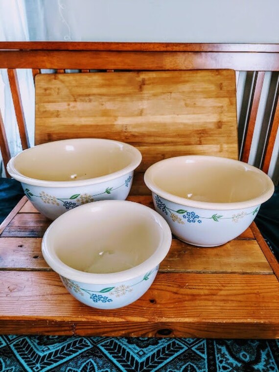 Vintage Corelle Mixing Bowls