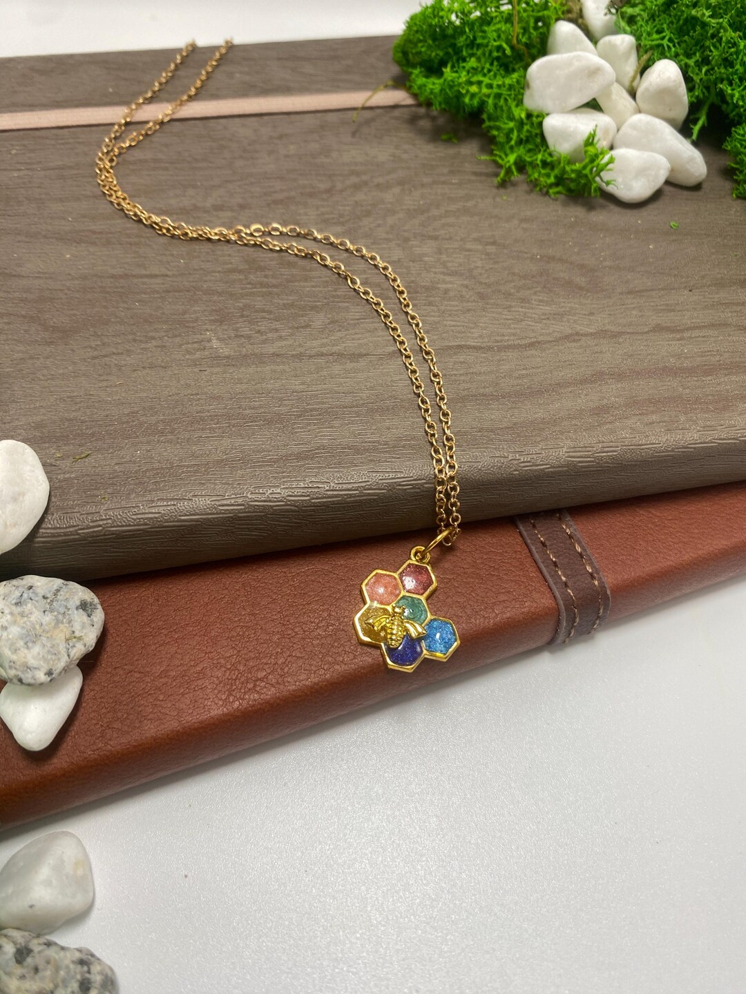 Rainbow Buzz Bee Necklace - Etsy