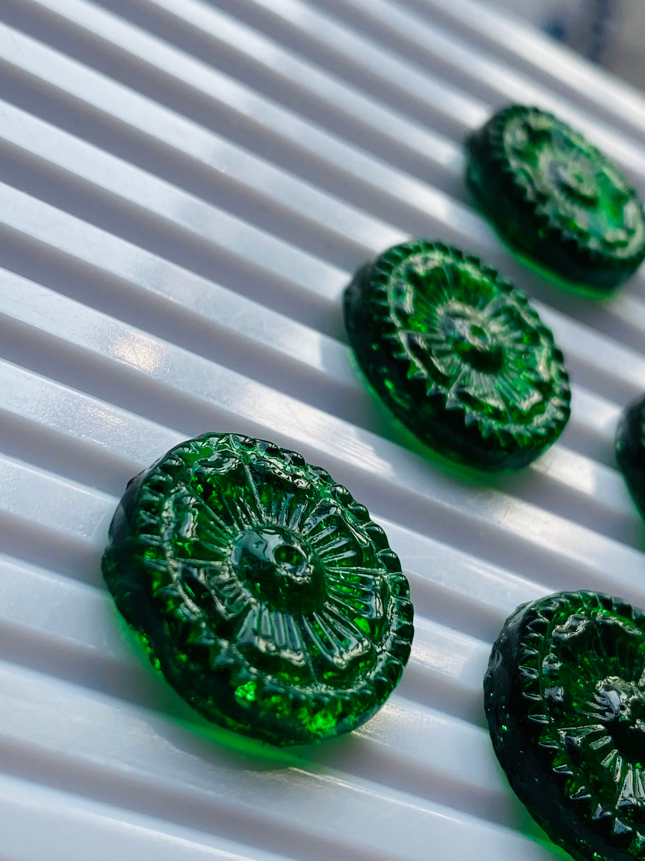 20MM Round Precious Emerald Hydro Handmade Carving Gemstone Hand Work ...