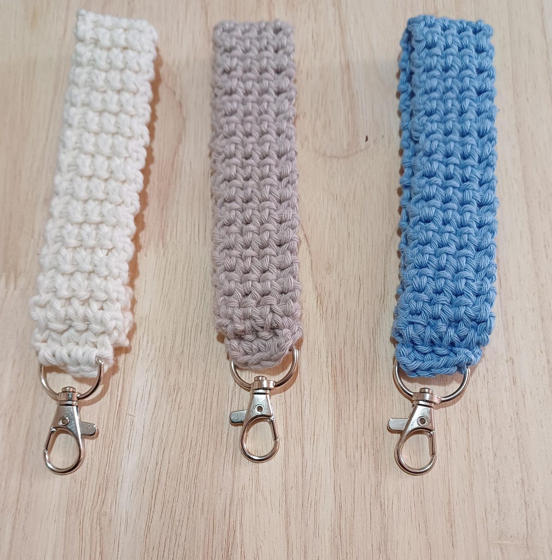 Easy Crochet Wristlet, Keychain Pattern - Etsy