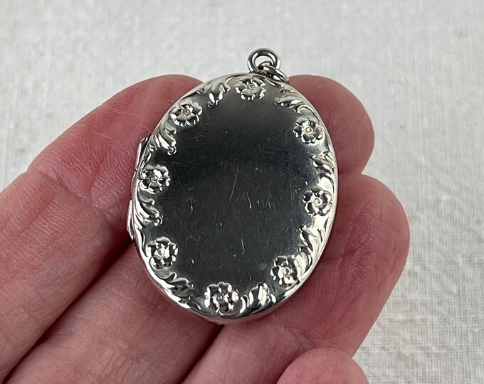Embossed Sterling Silver Picture Locket Pendant, Vintage Locket ...