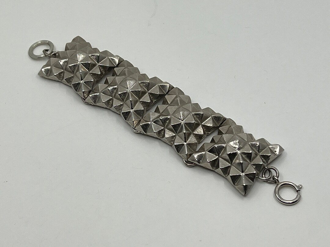 LIZA O Silvertone Stacked Pyramid Bracelet, 1980s Silvertone Pyramid ...