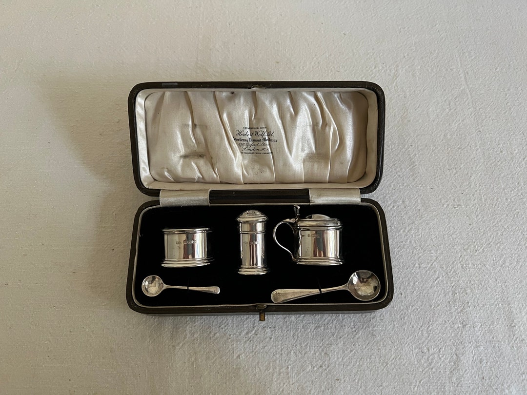 1927 Five Piece Cased Sterling Salt, Pepper and Condiment Set. Docker ...
