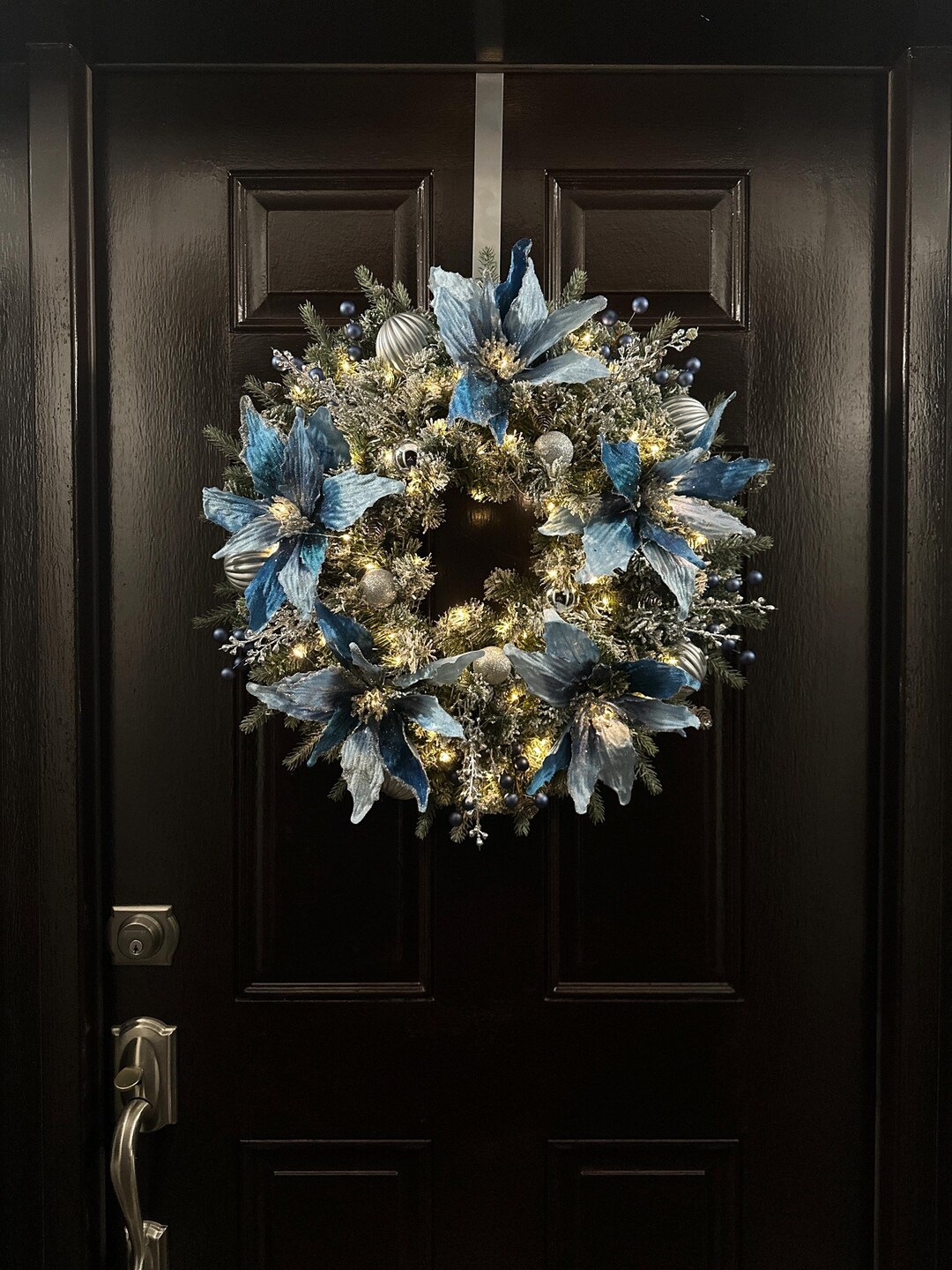 Blue Frost Winter Wreath, Large Festive Holiday Wreath, Illuminated ...