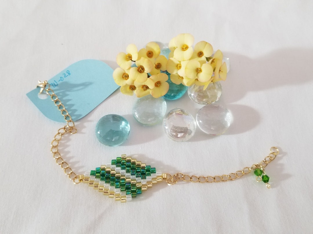 Diamond Shape Focal Point Bracelet - Etsy