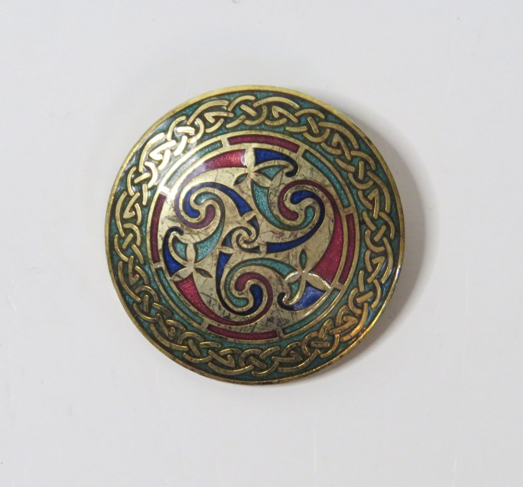 VTG Heraldry Names Irish Round Brooch Signed ~ Alloy Gold Tone W ...