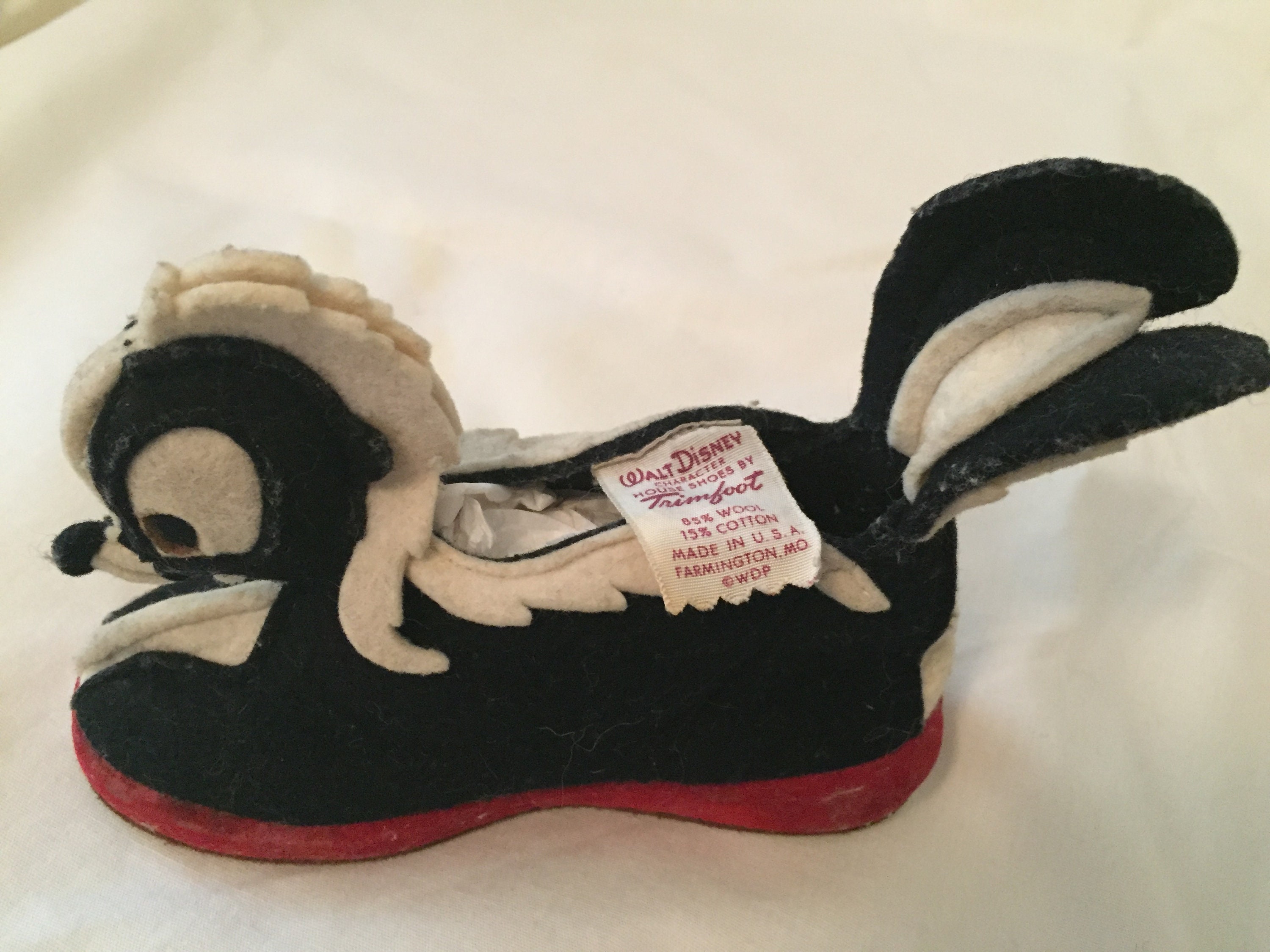 Flower the Skunk Slippers - Etsy Denmark