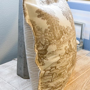 English Country Print Beige Toile Throw Pillow 16x16 insert Not ...