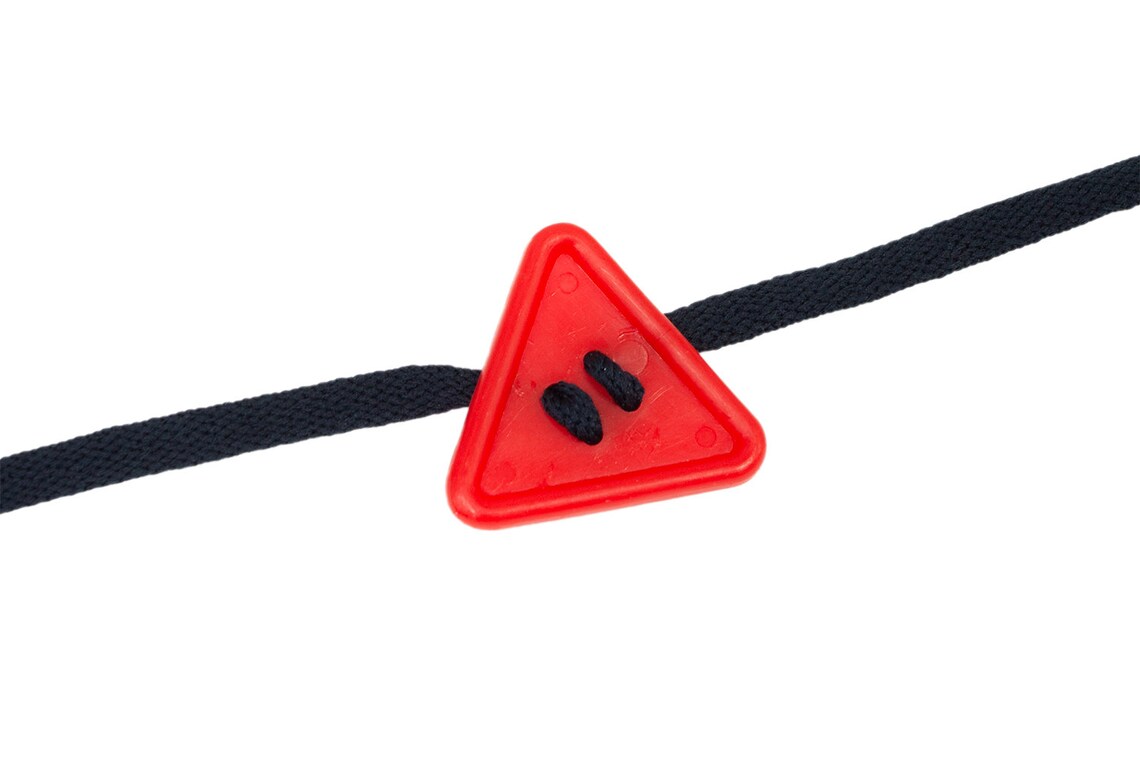 Lacing Buttons | Montessori Materials | Fine Motor Learning Activity ...