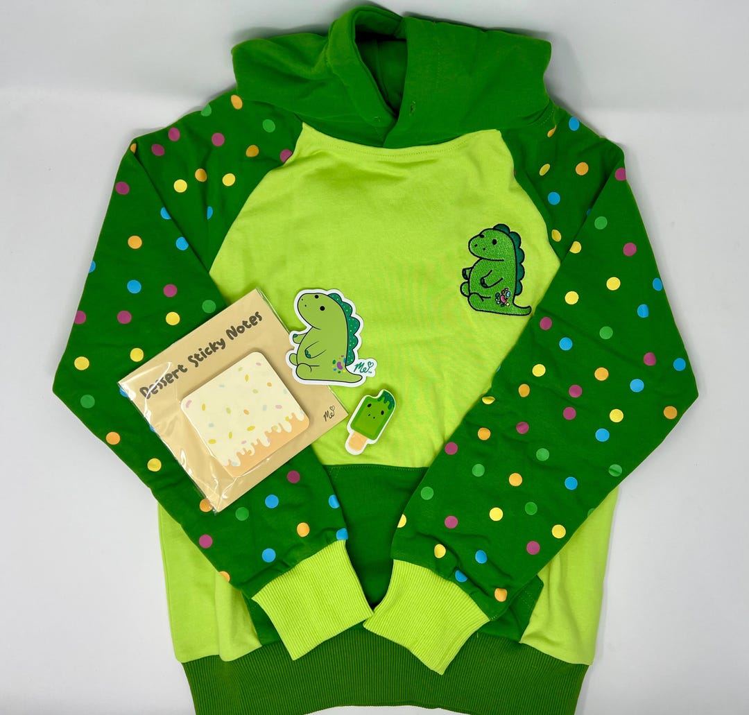 Moriah Elizabeth Pickle Medium Hoodie Sweatshirt Gift Bundle, Size ...