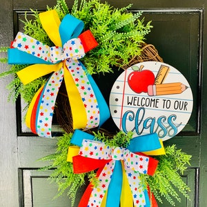 Back to School Door Wreath, Classroom Wreath for Teachers, Welcome Back ...
