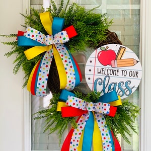 Back to School Door Wreath, Classroom Wreath for Teachers, Welcome Back ...