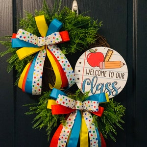 Back to School Door Wreath, Classroom Wreath for Teachers, Welcome Back ...