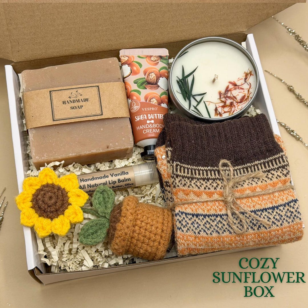 Christmas Winter Gift Box, Cozy Basket for Her, Mom Birthday Set ...