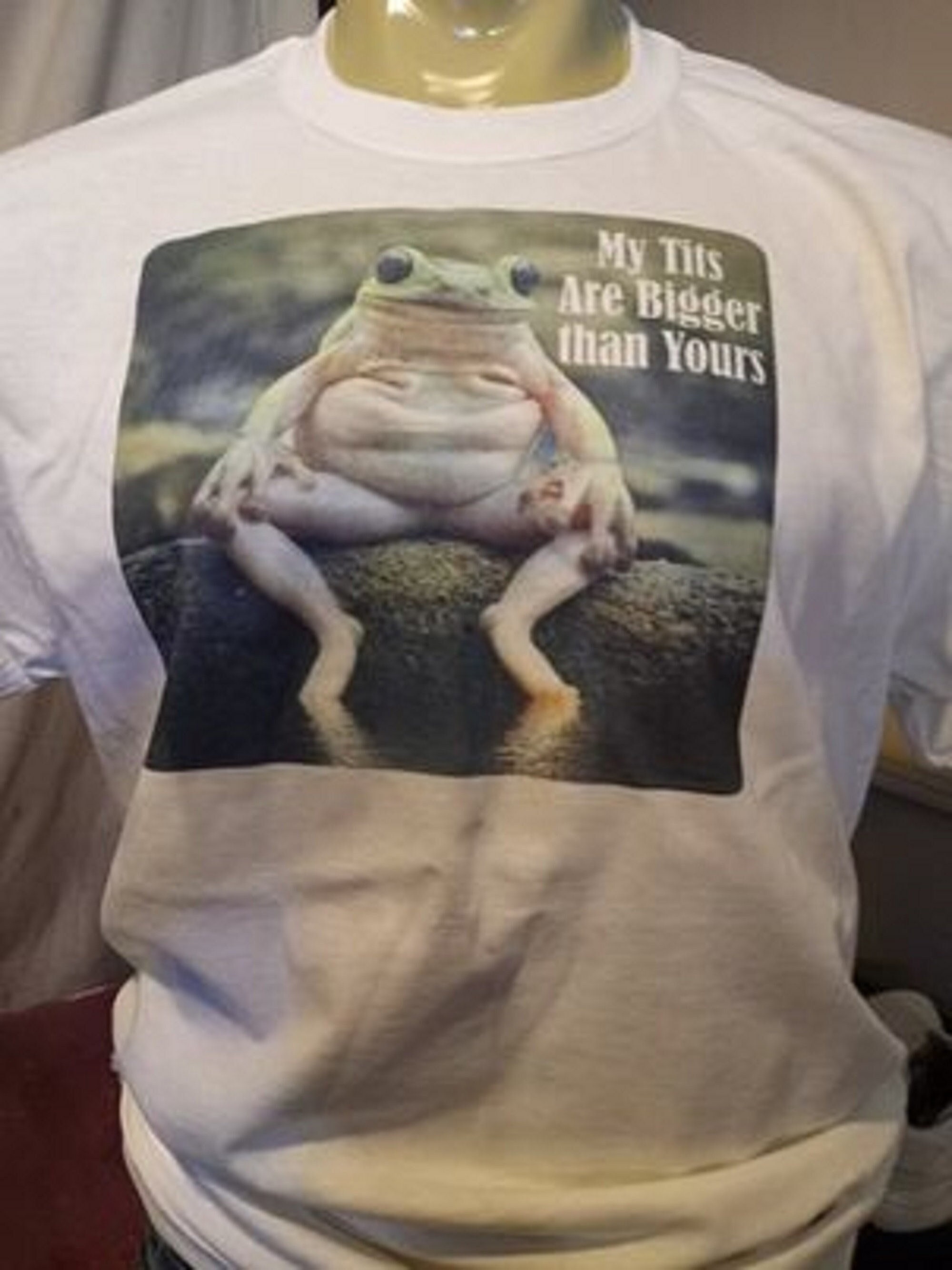 FROG My Tits Are Bigger Than Yours Boobs Breasts Animal Funny Shirt ...