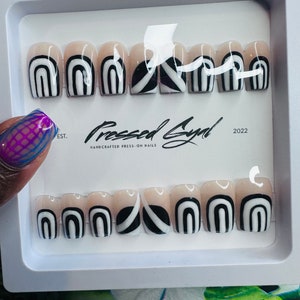 Black and White Renaissance World Tour Inspired| Press on Nails - Etsy