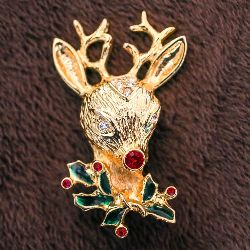 Reindeer Pin - Etsy