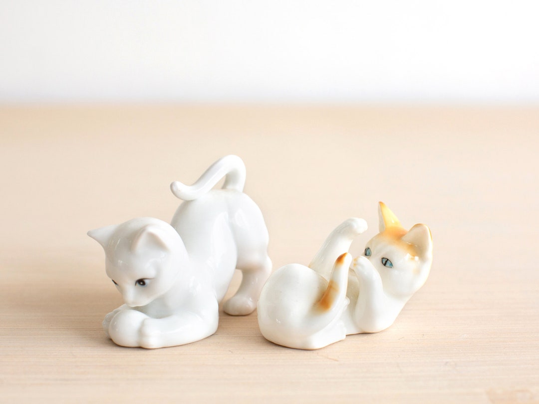 Vintage Kitty Cat Porcelain Figurines / Enesco / 1985 / Set of 2 ...