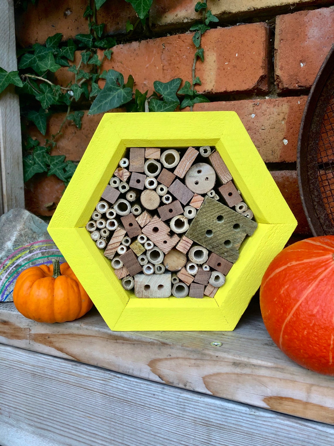 Large hexagonal Bee Hotel Insect Hotel Wildlife habitat - Etsy.de