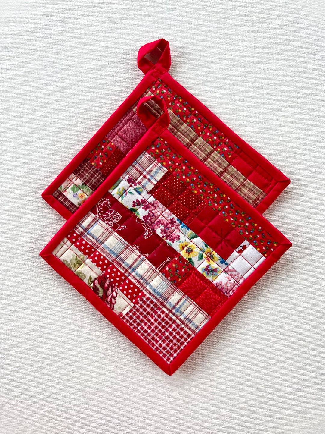 Set of Two Quilted Patchwork Potholders Hot Pad Trivet Red - Etsy
