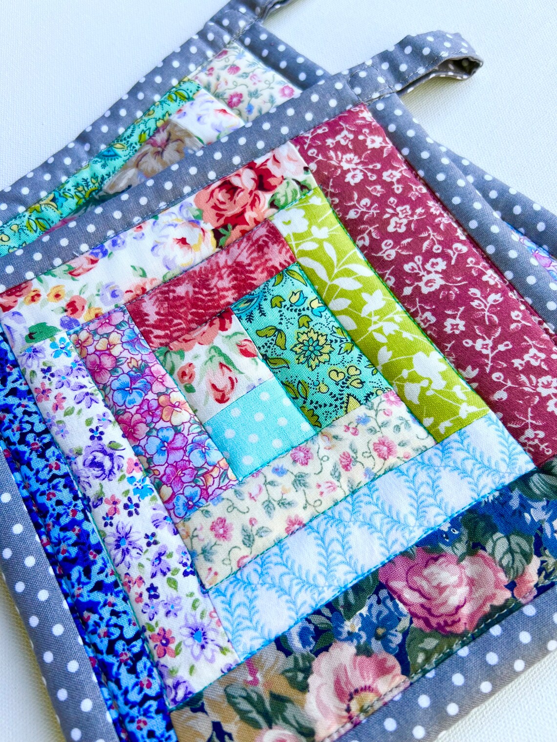 Set of Two Quilted Patchwork Potholders Hit Pads Trivet Floral - Etsy