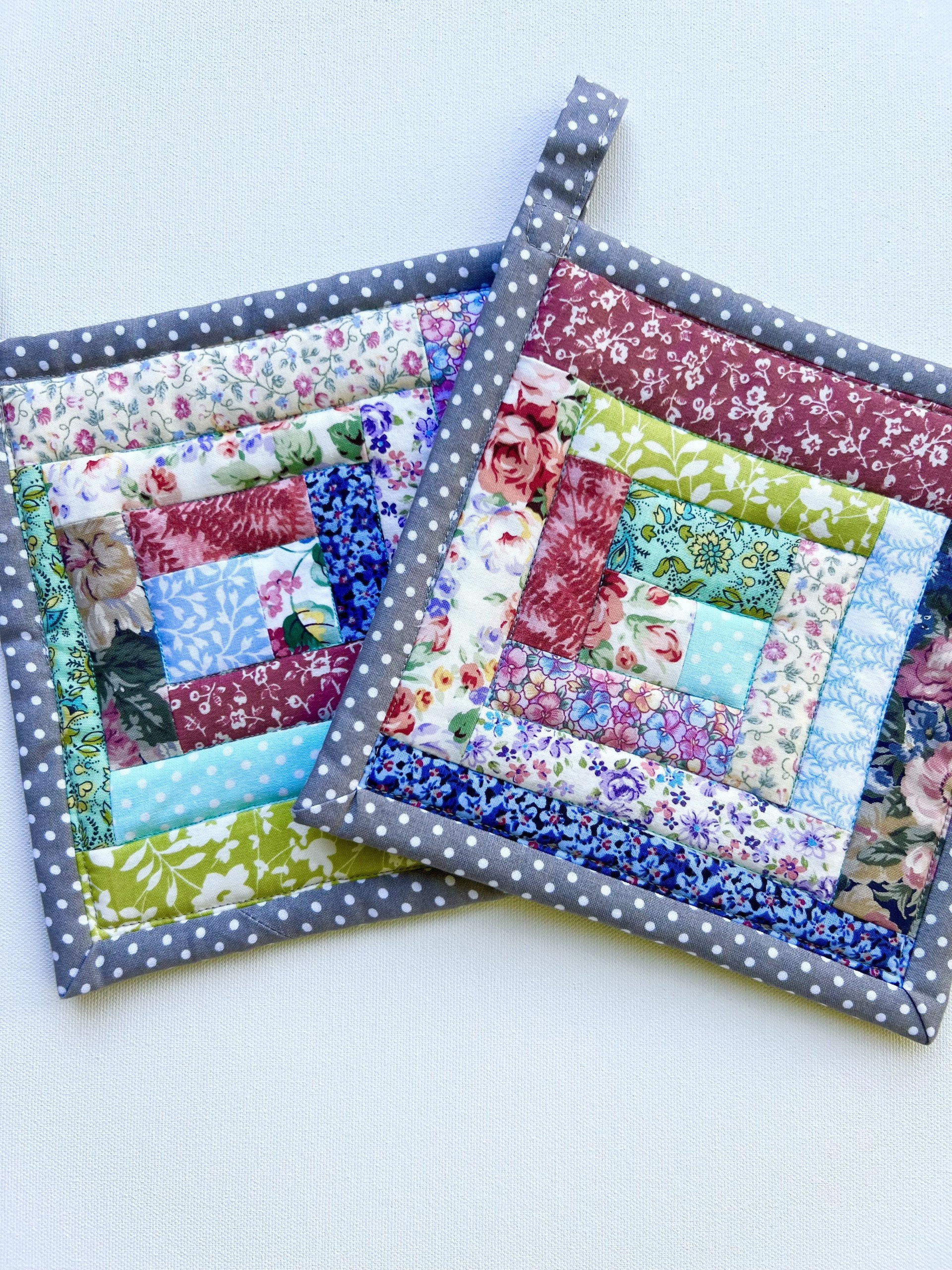 Set of Two Quilted Patchwork Potholders Hit Pads Trivet Floral - Etsy