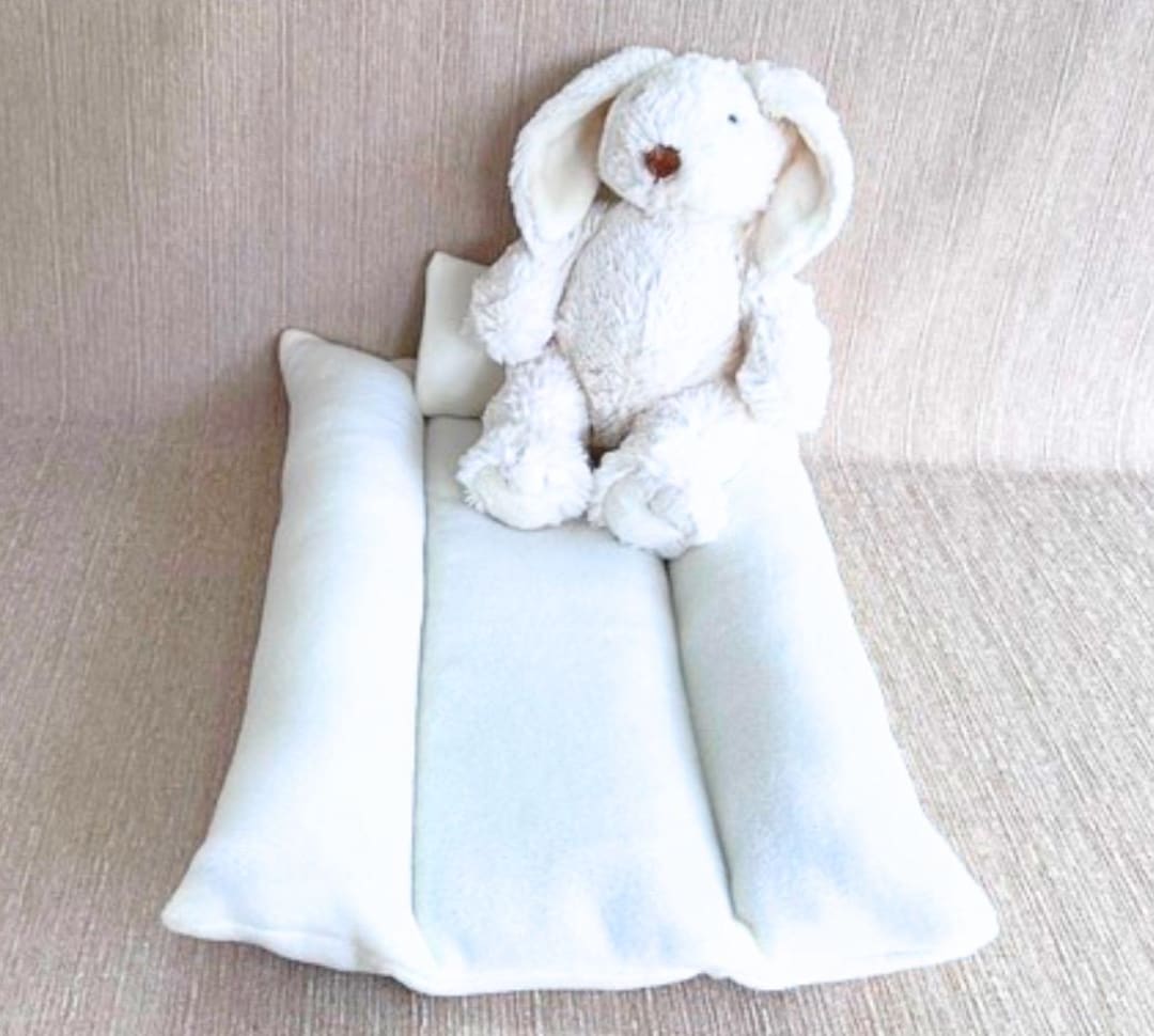 Single Snuggle Buffer Bed | Bunny Rabbit Padded Blanket | Pet Bedding With Buffers & Pillow ...