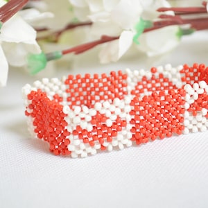 Canada Flag Beaded Bracelet/canadian Beaded Bracelet/canadian - Etsy