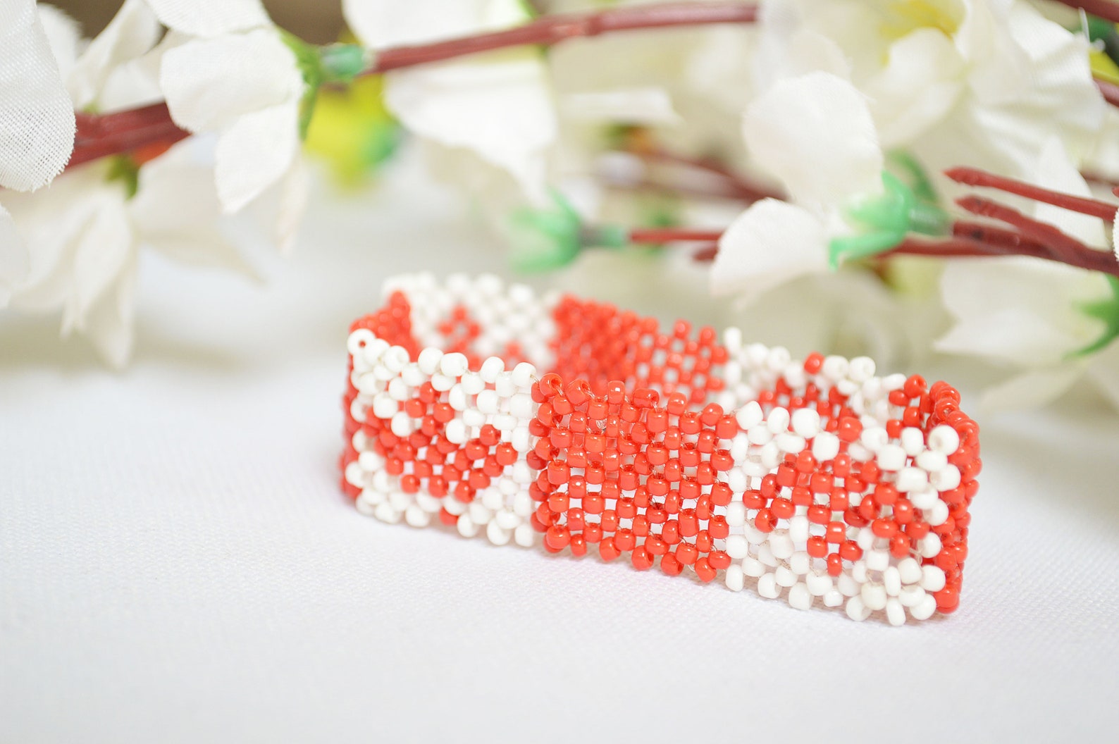 Canada Flag Beaded Bracelet/canadian Beaded Bracelet/canadian - Etsy