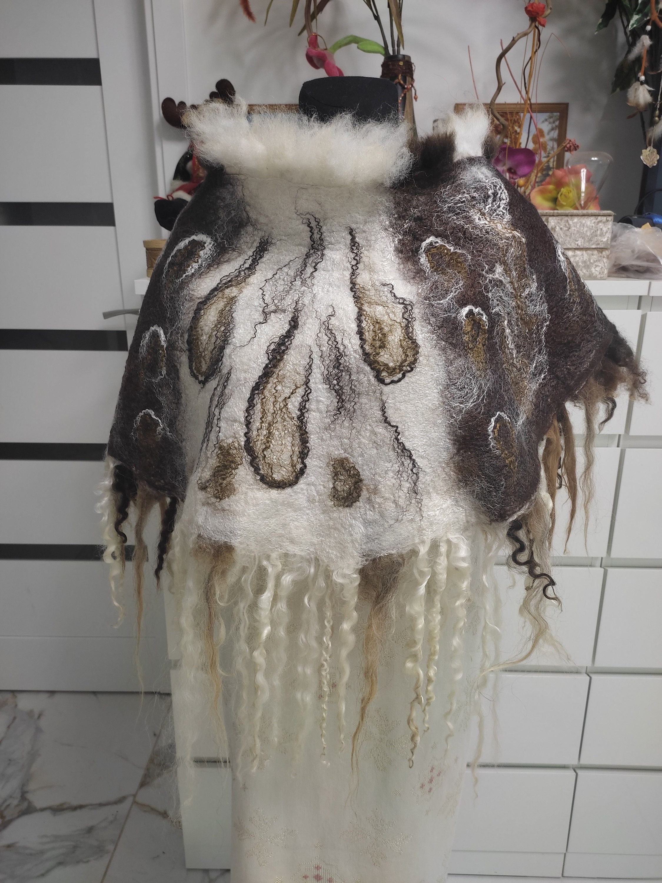 Beautiful and Unique Felt Woolen Scarf , Felted Scarf, Gift for Womens ...