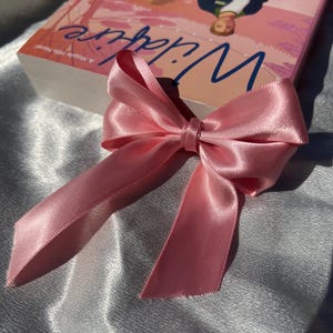 Bow Satin Ribbon Bookmarks // Bookshelf Accessory // Trendy, Coquette ...