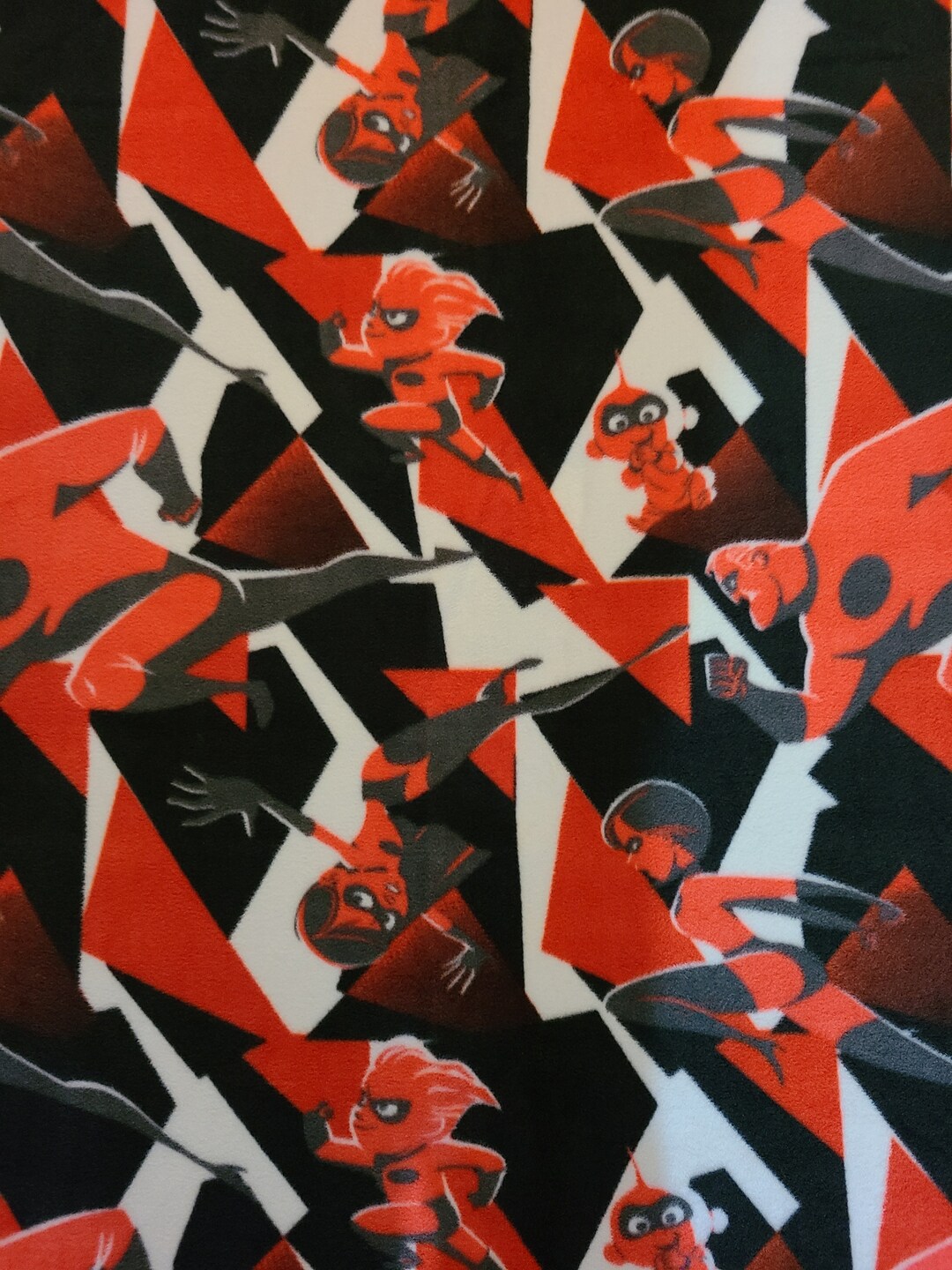 Disney Pixar Incredibles, Super Hero Single-layer Fleece Throw Blanket ...