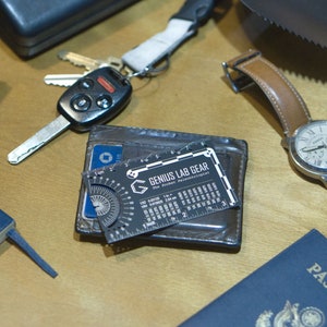 The Pocket Paleontologist Fossil Hunting Field Reference and Scale ...