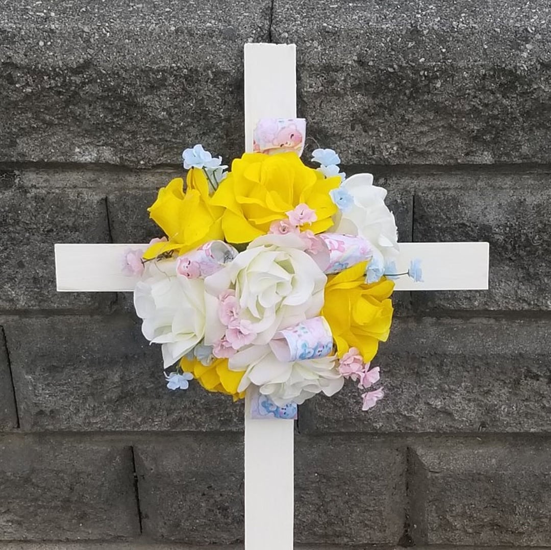 Child Grave Flowers, Baby Memorial Grave, Floral Cross, Infant Grave ...