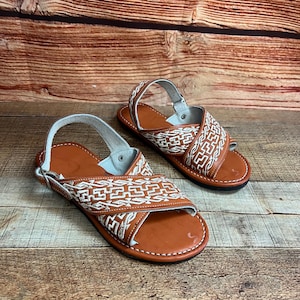 MENS EMBROIDERED HUARACHE Mexican Sandals With Cushioned Sole Huarache ...